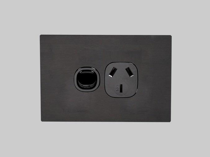 Urban Range - Black Black Metal - Vynco