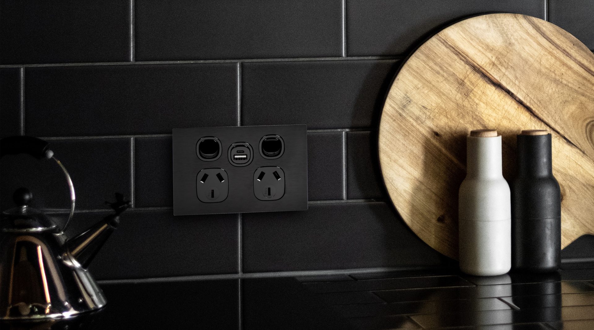Urban Range - Black Black Metal - Vynco